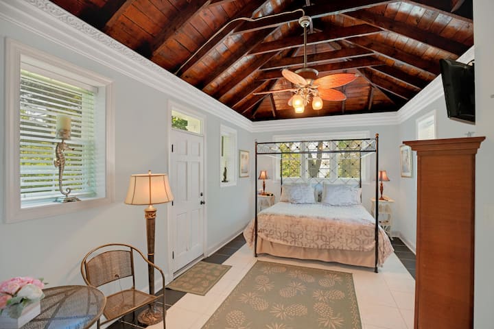 The Cottage At Sheridan Point - Running Hare Vineyard, Prince Frederick