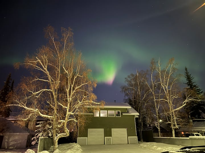 Modern Downtown Two Bedroom Home - 페어뱅크스