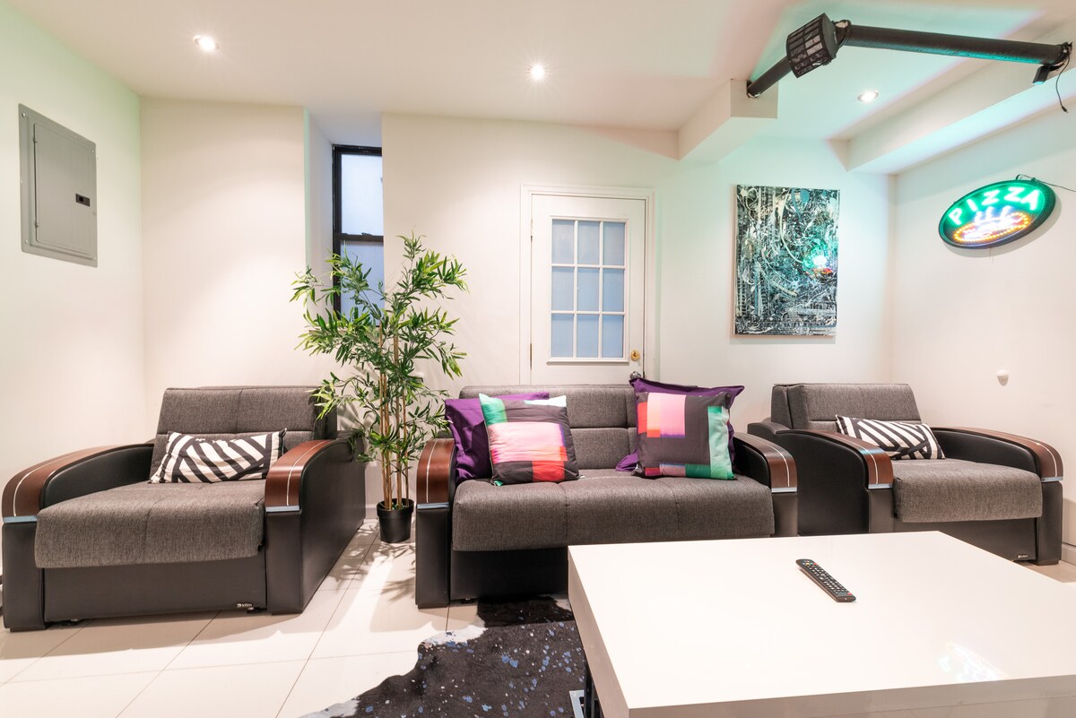 Fun Themed| Family Duplex | 15 Mins Times Sq | 5BR - Apartments for ...