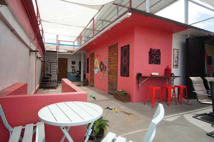 "The Guava House" 9 Bdrm/5 Ba@ Close To Everything - San Juan