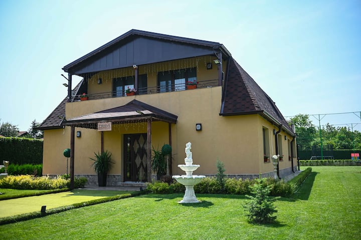 House Erida Near Ruse With Billiards And Tennis - Bulgaria
