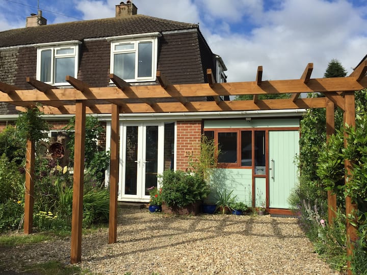 Comfortable And Spacious 4-bedroom Home - Ashburton, UK