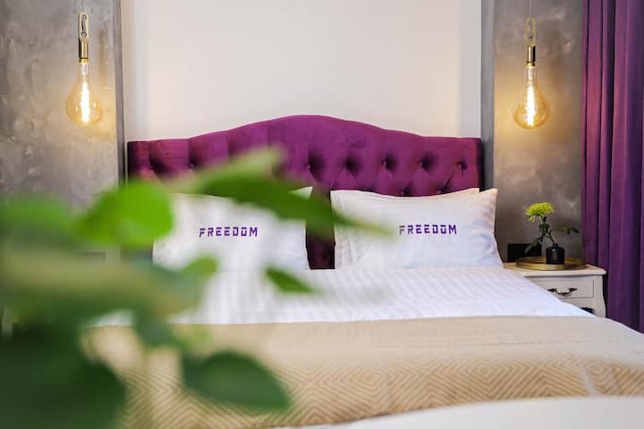 Freedom Apartments In The Really Center Of Kiev. 2 - Kiev