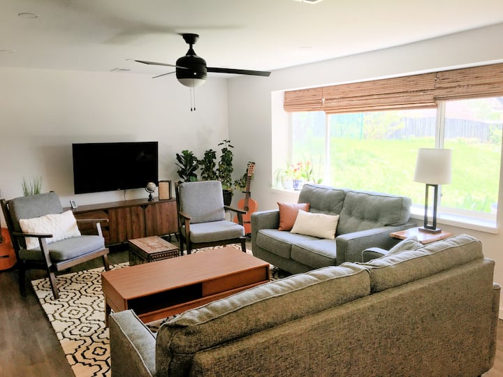 Modern, Boho Basement Apartment Close To Hospital - Iowa City, IA