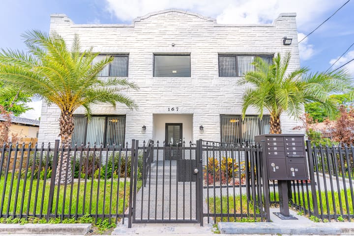 Cozy Condo Near Design District Miami - Miami, FL