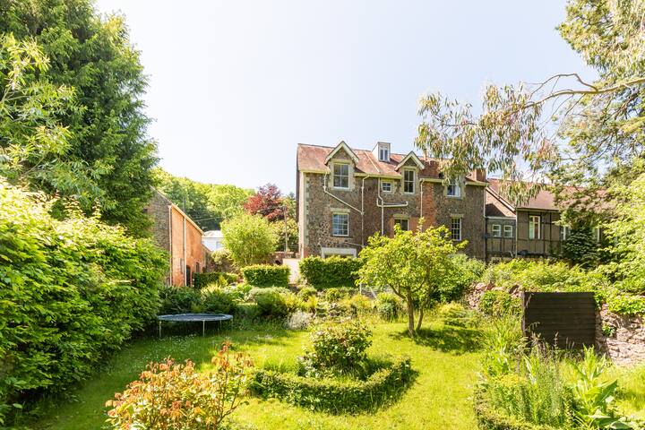 Large Home In The Malvern Hills - Cotswolds