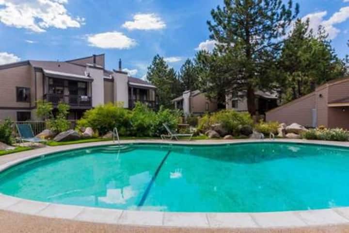 Sweet 2br/2ba Condo Located In Town. Sleeps 5 - Mammoth Lakes