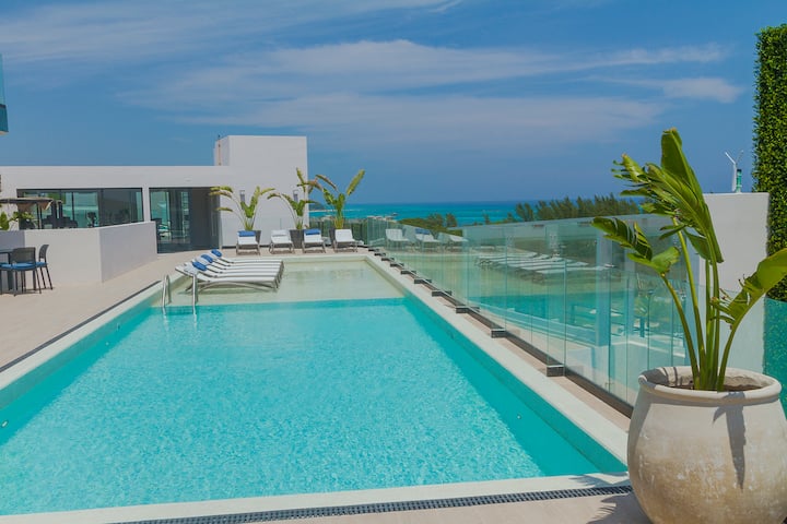 The Boat Relax & Fun! Steps From The Sea & 5th Ave - Playa del Carmen