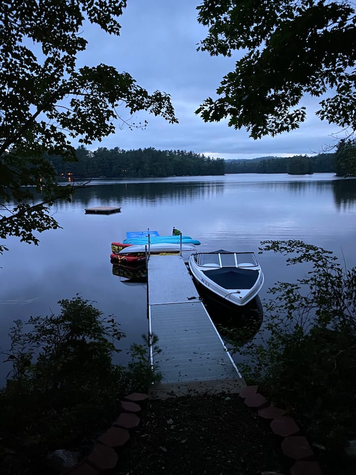 Lakefront Retreat, Boating, Groups & Dogs Welcome! - Maine