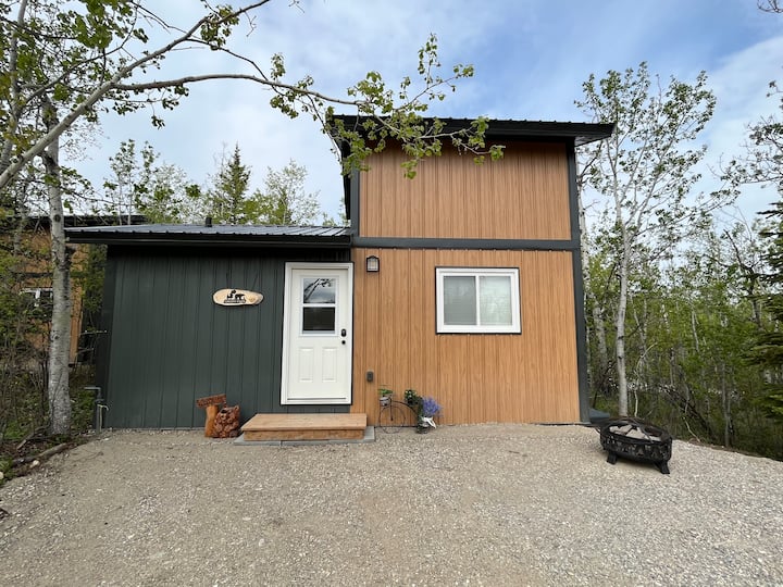 Payne Lake Wilderness Huts- Grizzly Basin in Mountain View, Alberta ...