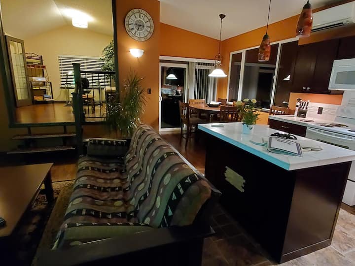 "The Douglas House Hideaway" - Nanaimo