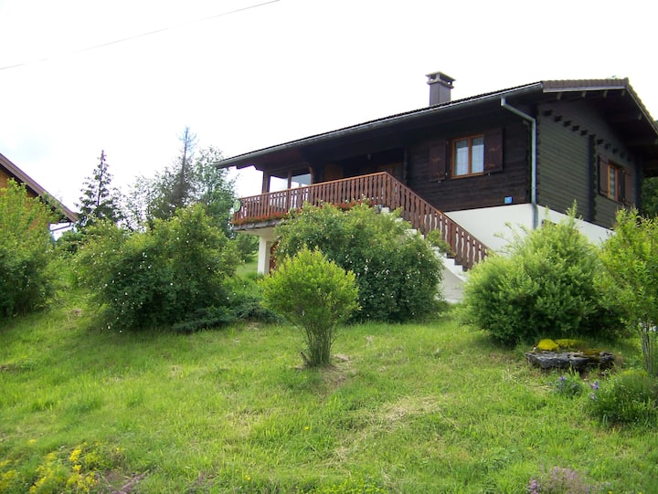 Chalet Accueillant Avec Cheminée (Bois Fourni ) - Lac de Vouglans