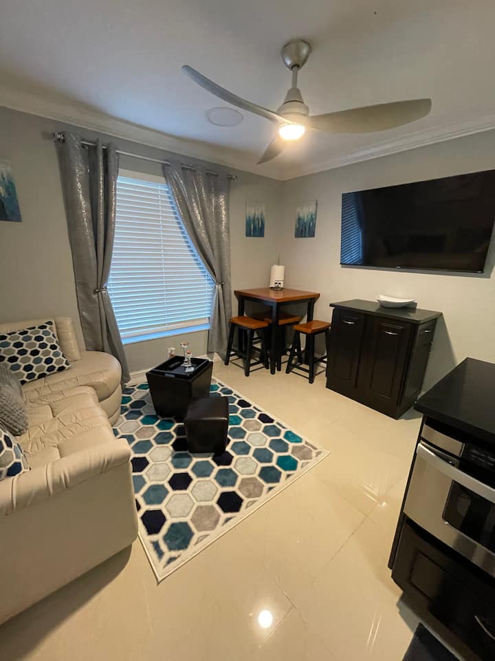 Efficiency For Rent Cape Coral