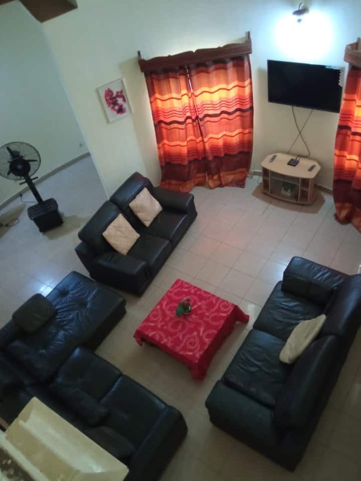 Location Villa Grande Famille 14 Pers 5 Chambres - Yaoundé