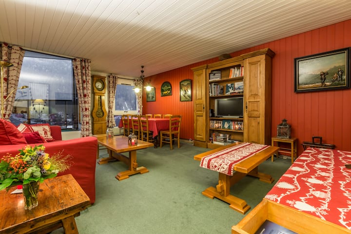 Vaste Appartement Chaleureux
Au 5° En Centre Ville - Chamonix-Mont-Blanc