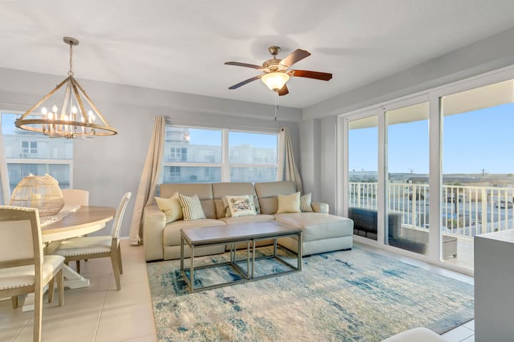 Professionally Decorated Luxury Oceanview Condo - Ponce Inlet, FL