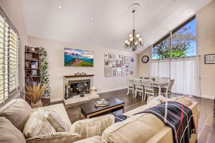 5br/4bth Charming Valley Estate - Heart Of Oc - Newport Beach, CA