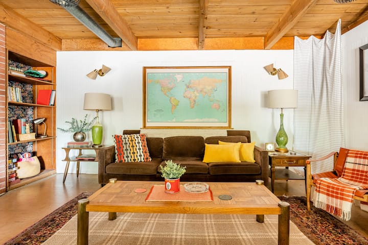 Pnw Midcentury Retreat - 塔克維拉