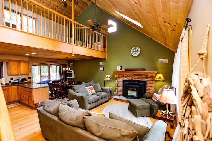 Stunning, Spacious, Comfortable, Lake House. - Lake Ariel, PA