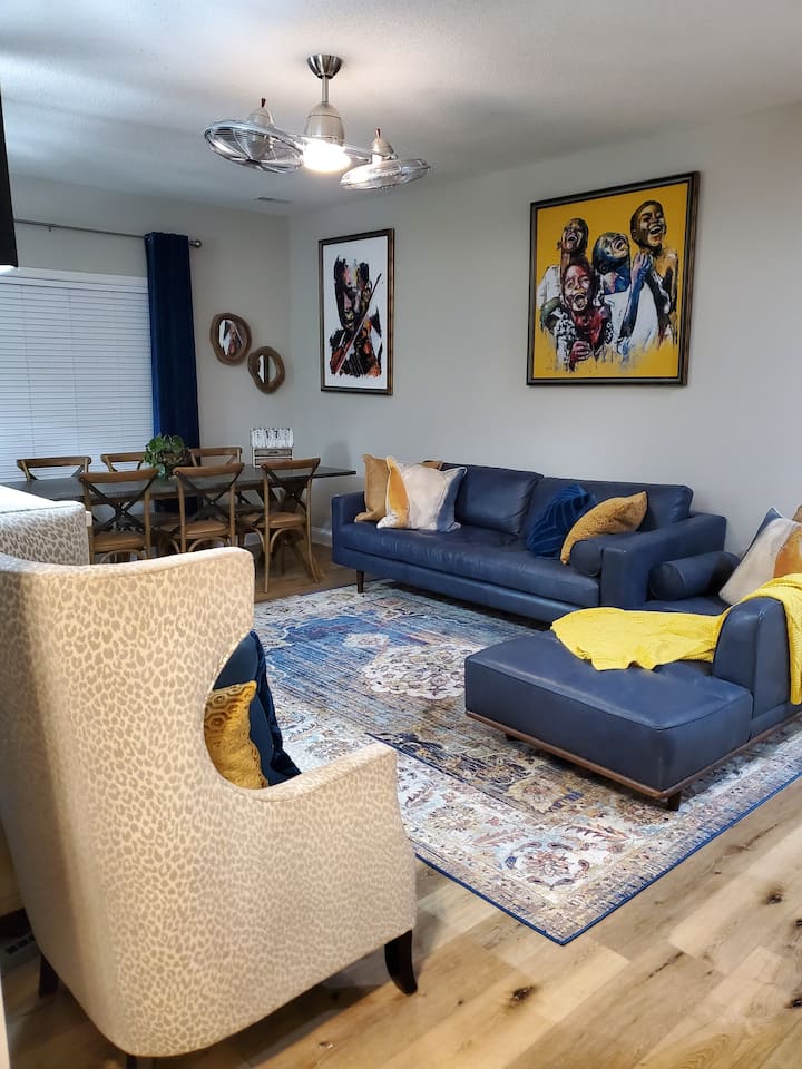 Immaculate 2-3 Bdrm/2ba Condo W/outdoor Pool - Columbia, MO