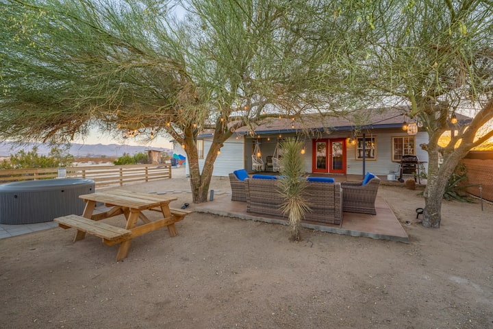 Desert Escape 5-acre Retreat | Hot Tub + Game Room - Joshua Tree National Park, California
