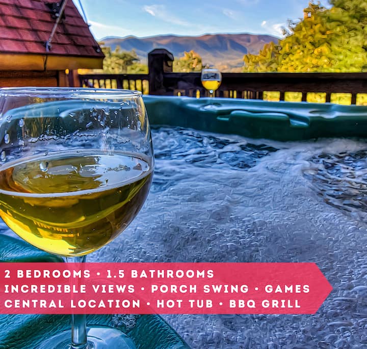 Cozy Cabin W/ Views | Prime Location | Hot Tub - Pigeon Forge, TN