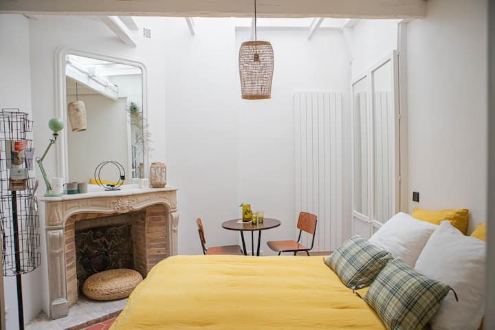 Charming Studio In The Top Of Montmartre - Paris