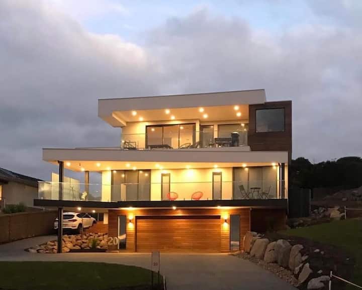 Bay Views In Mount Martha - Mornington