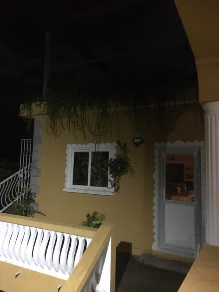Brand New 2 Bedroom Guest House With Free Parking - Granada