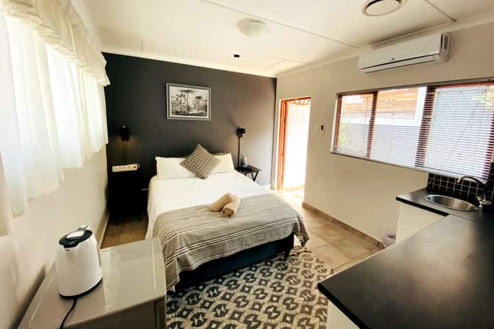 Boma Lodge Guesthouse Room 8 - Umhlanga