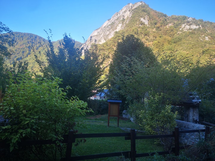 Petite Maison Chaleureuse Avec Cheminée - Le Mourtis