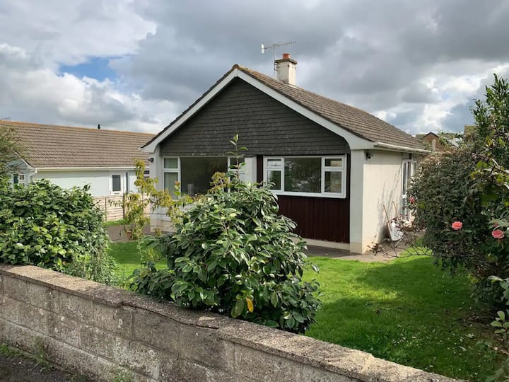 3 Bedroom Bungalow By The Sea - Pet Friendly - Westward Ho!