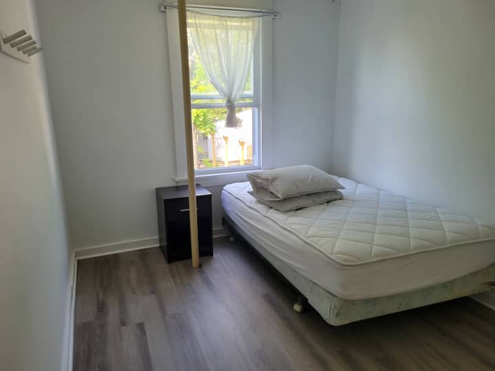 The Willow Suite, 3 Bedroom Oasis - Kingston