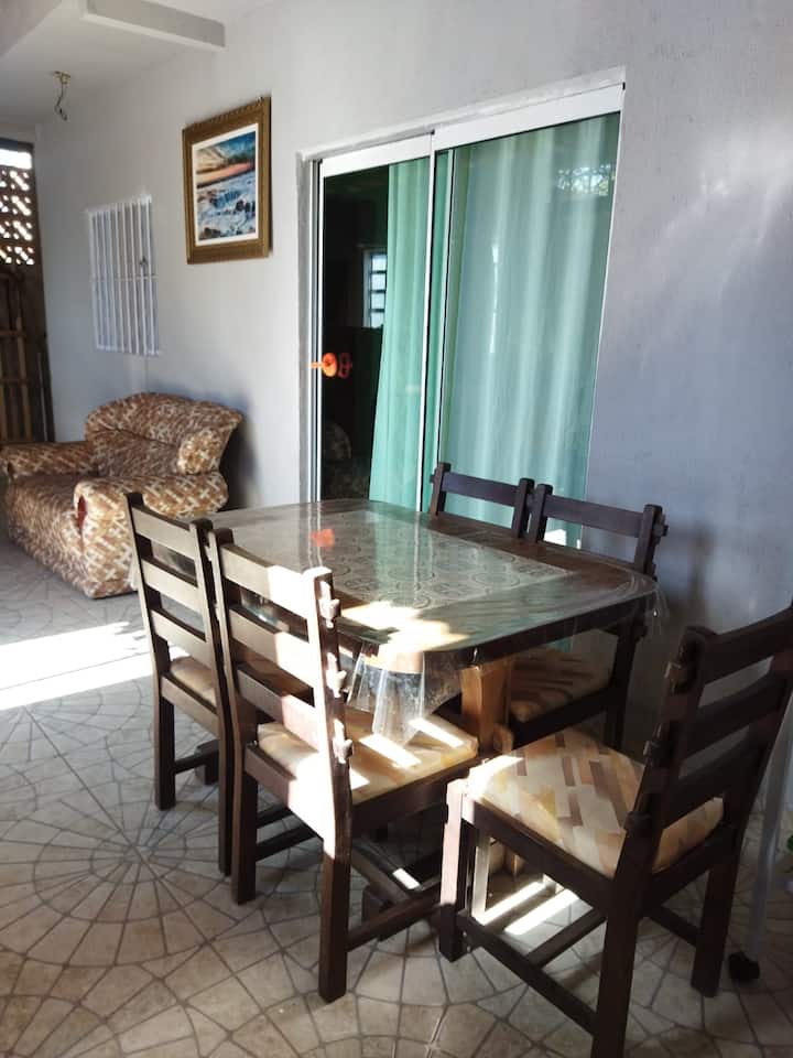 Casa Agradável Com 3 Quartos, Próximo A Praia - Guaratuba