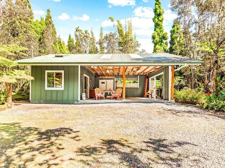 Charming Tiny Home 5 Min From National Park - Volcano, HI