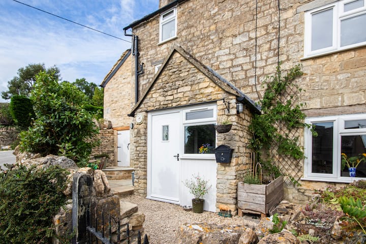 Cotswold Stone Cottage Amberley - 테트버리