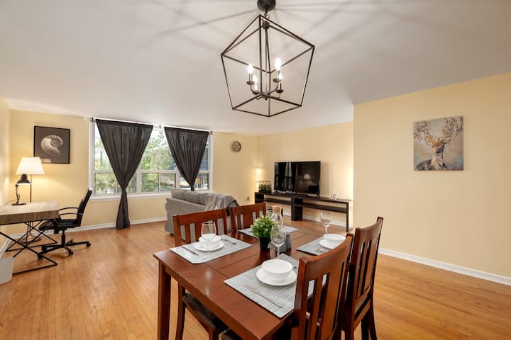 Cozy And Spacious 2 Br Apartment In Little Italy - Toronto