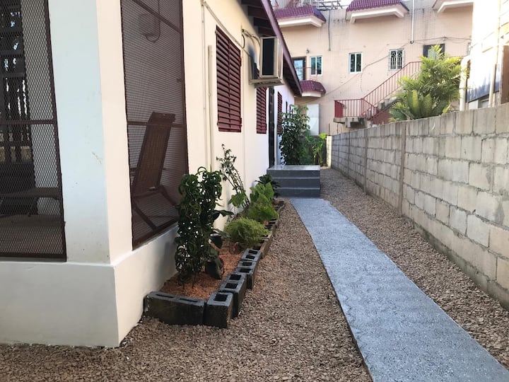 Cheerful 3 Bedroom Home, Free Wi-fi And Parking! - Belmopán