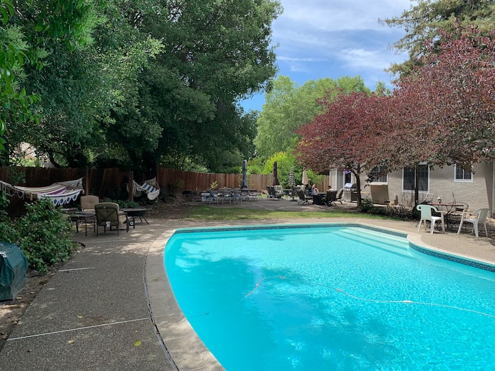 Quiet Home W Pool, Patio, Office, In A Cul-de-sac - Concord, CA