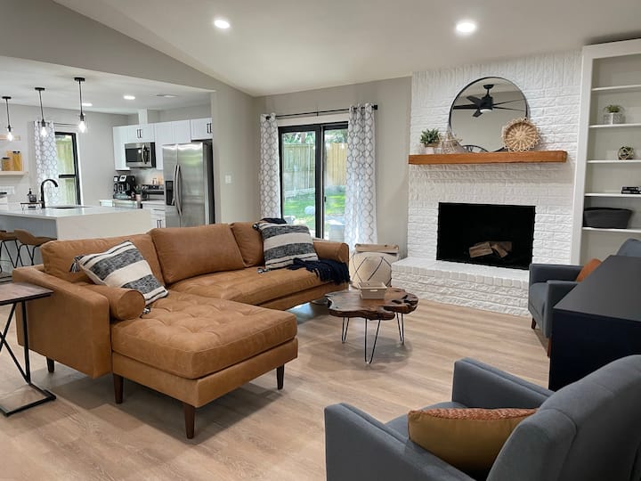 Modern Private All New 3/2+garage+laundry! - Cedar Park, TX