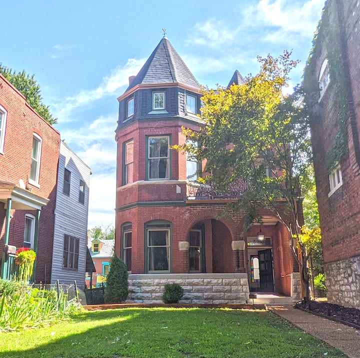 The Soulard Mansion | 6br Historic · Sleeps 12 - 聖路易斯