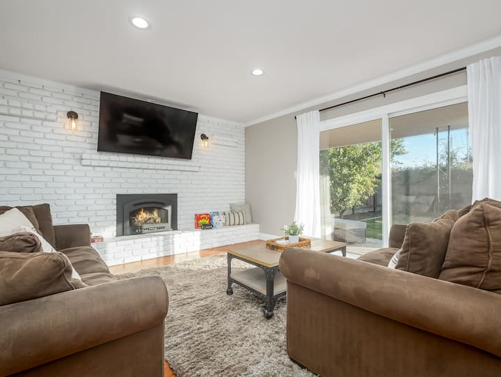 Fresno House | Sleep # Beds | Bbq | Fire Pit | 4:2 - Fresno, CA