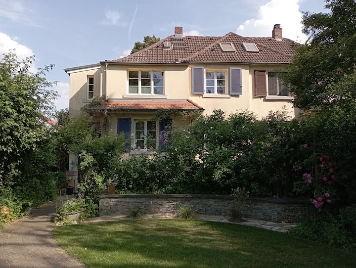 Appartment With Big Terracce And Nice Rose Garden - Darmstadt
