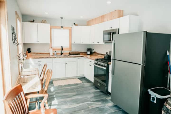 Brand New First Floor Ski Condo Sleeps 5 People - Greenwood, ME