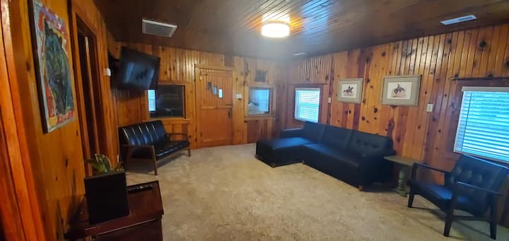 Centrally Located Rustic Cabin With Modern Comfort - Ruidoso, NM