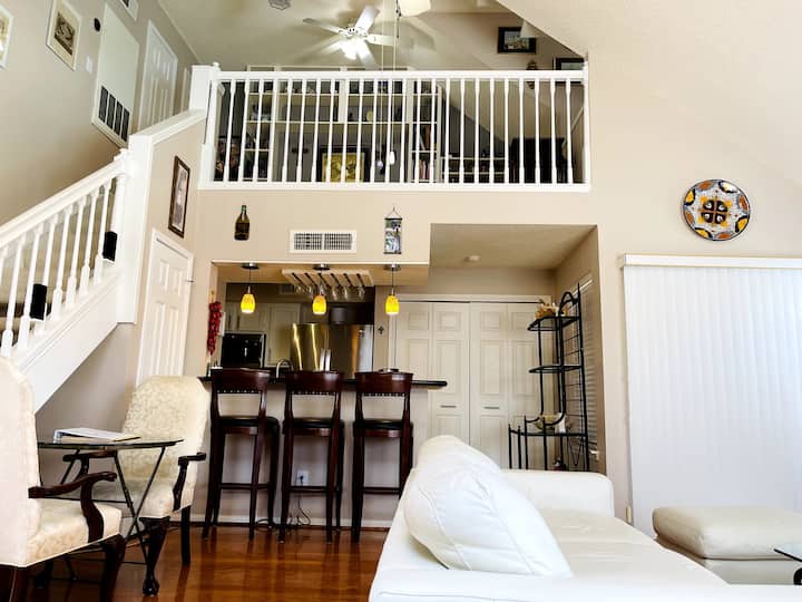 Lovely Pool View & Loft Condo In Texas Med Center - Houston, TX