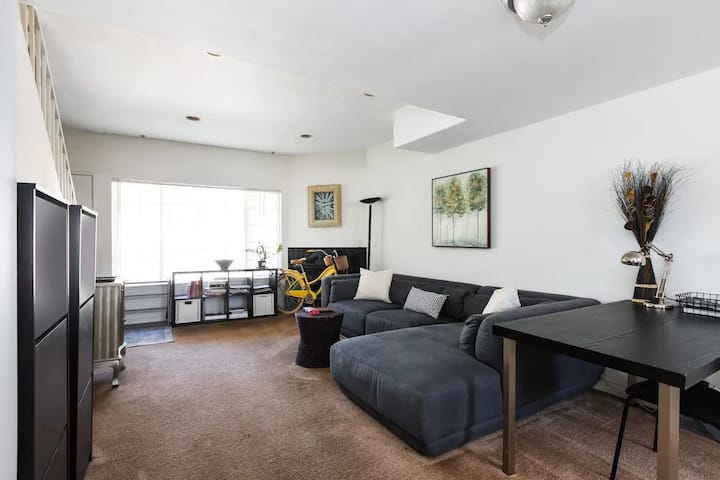 Bright Private Bedroom In West Los Angeles - Venice Beach, CA