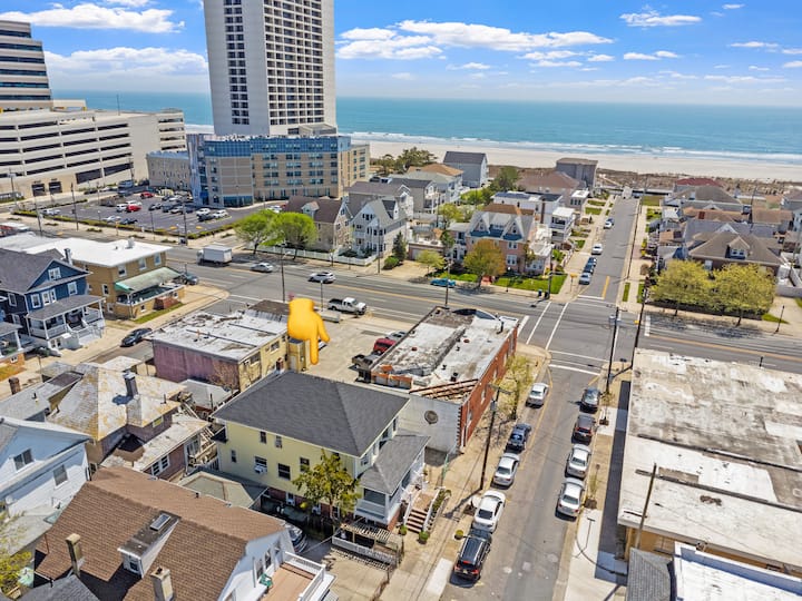 Luxury 8 Br/4.5 Ba - Just 1 Block From The Beach! - Atlantic City