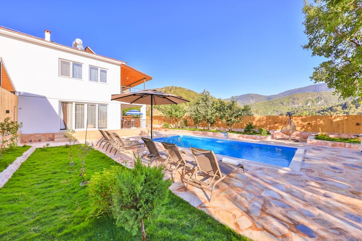 Doğa İçInde Havuzlu Haftalık Kiralık Villa - Turkey