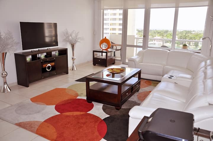 City Front Village Deluxe Apartments A - Miami Beach, FL